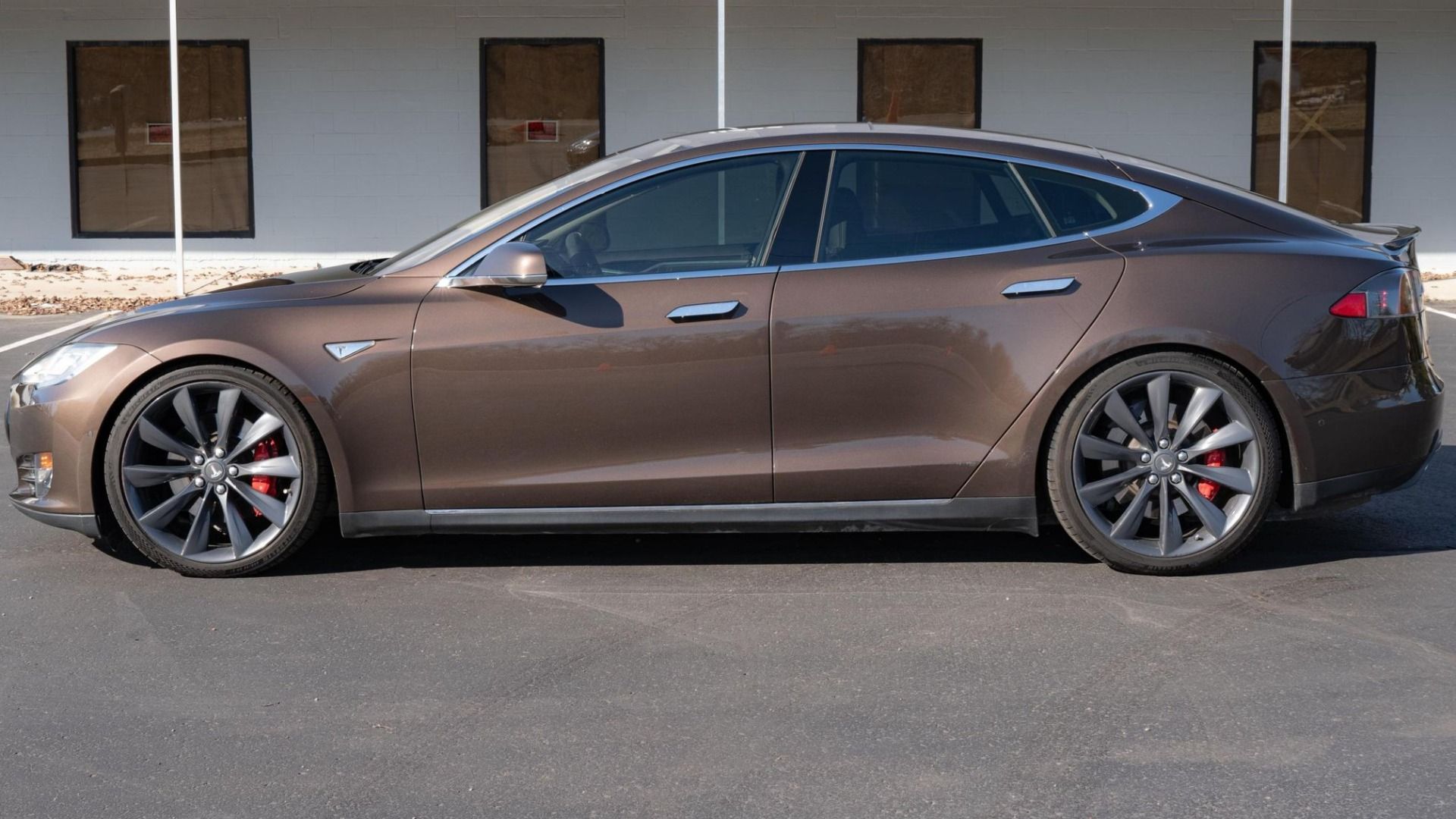 2014 Tesla Model S Pricing, Photos & Specs