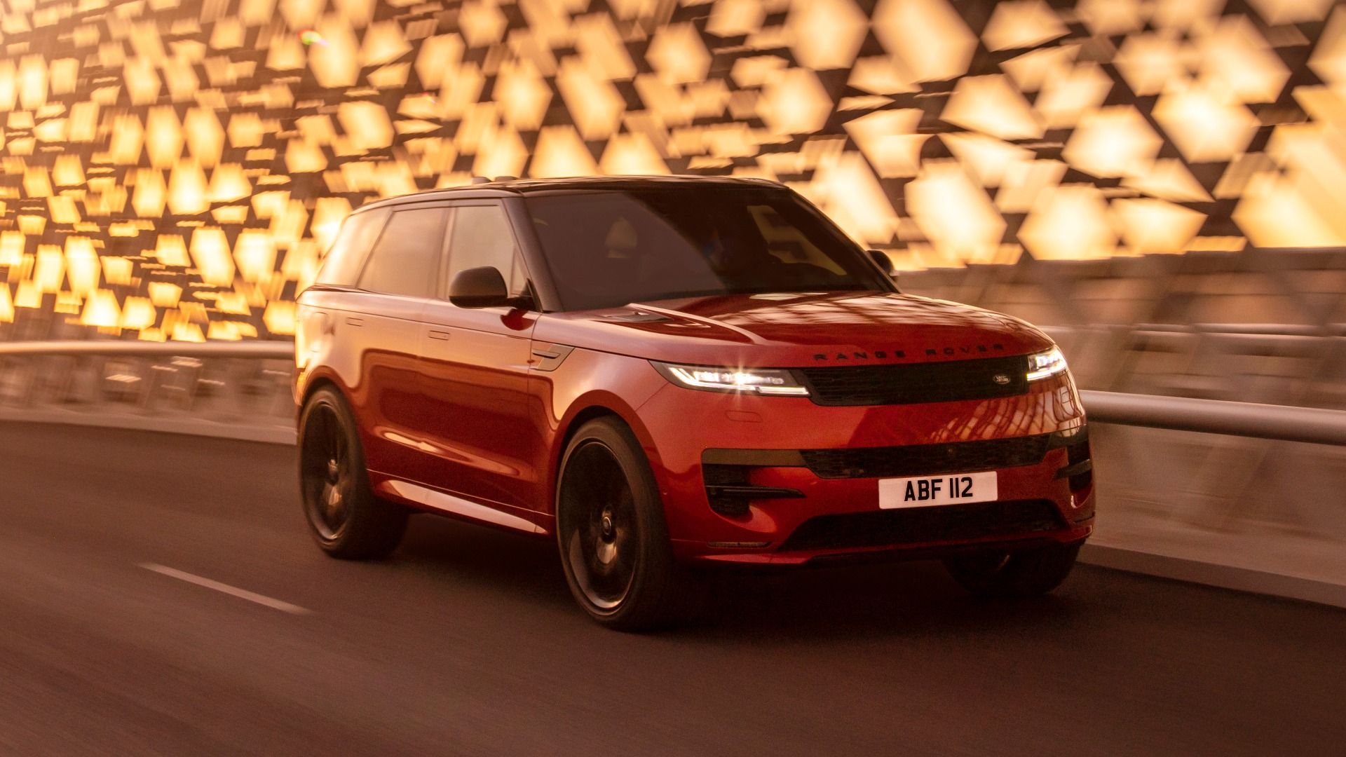 Range Rover Sport 2024 Red Wallpaper