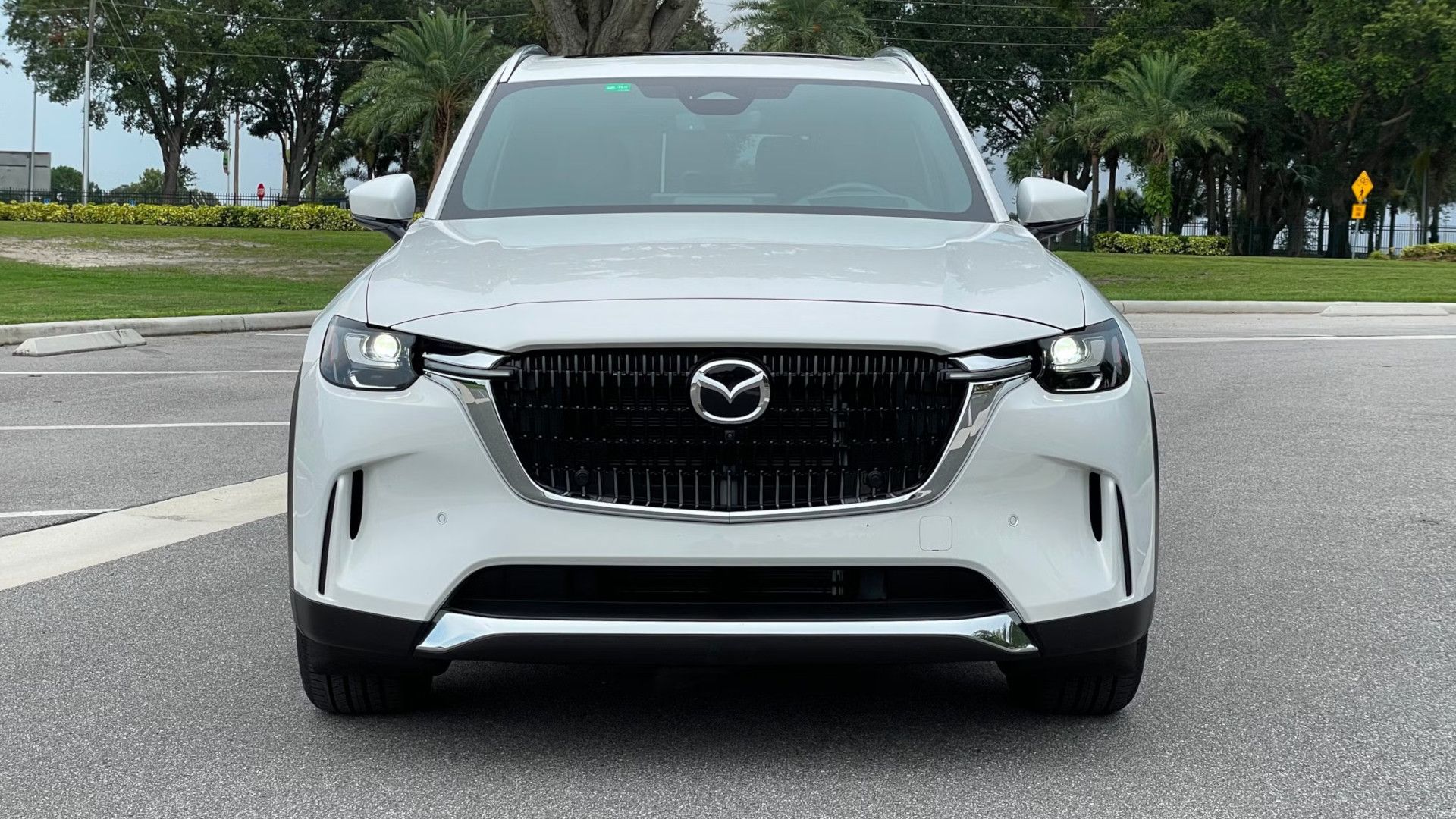 Best 3-Row Hybrid SUVs for 2025 | Three-Row Plug-In Hybrid SUVs | CarBuzz