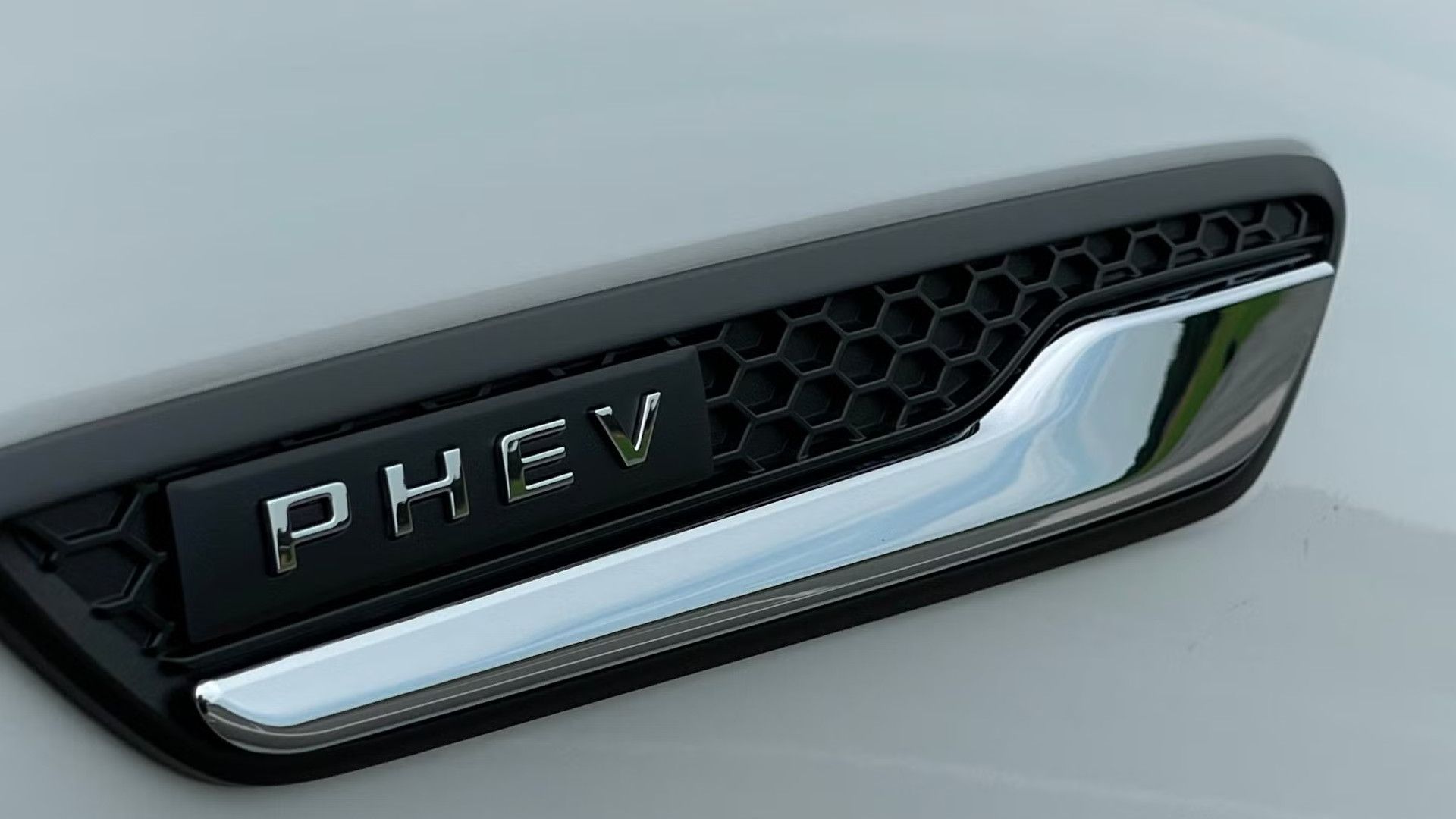 Mazda PHEV vs. Mazda ICE: CX-70 and CX-90 Models Compared