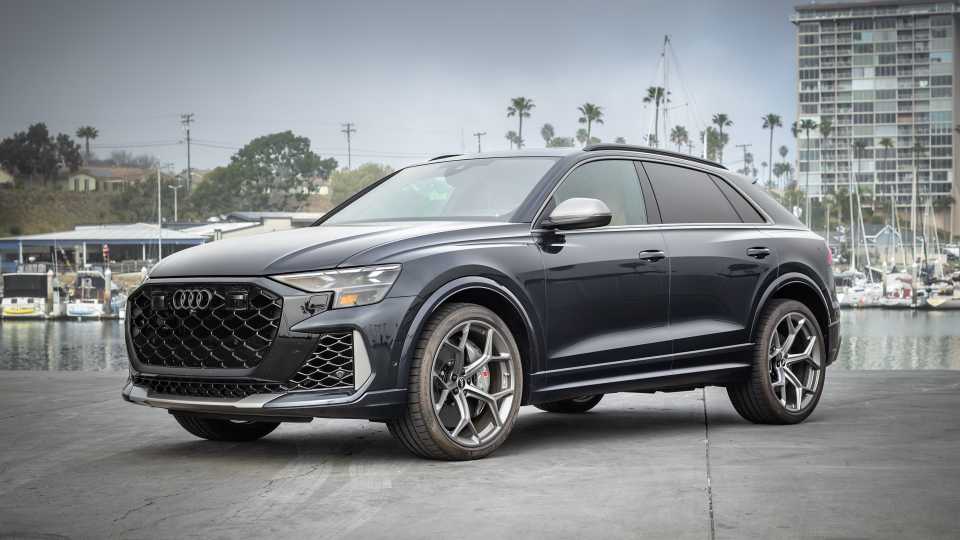2025 Audi RS Q8 Pricing, Photos & Specs