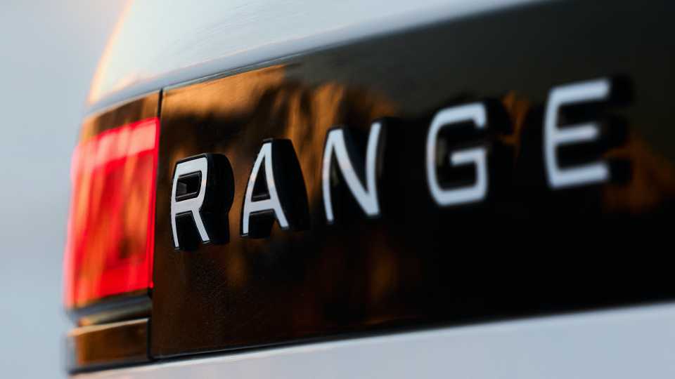 2025 Land Rover Range Rover Sport Pricing, Photos & Specs