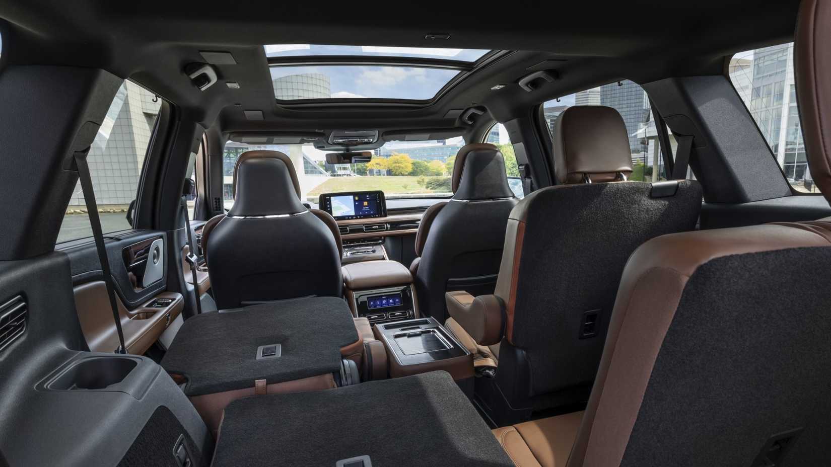 2025 Lincoln Aviator Images: Interior And Exterior Gallery