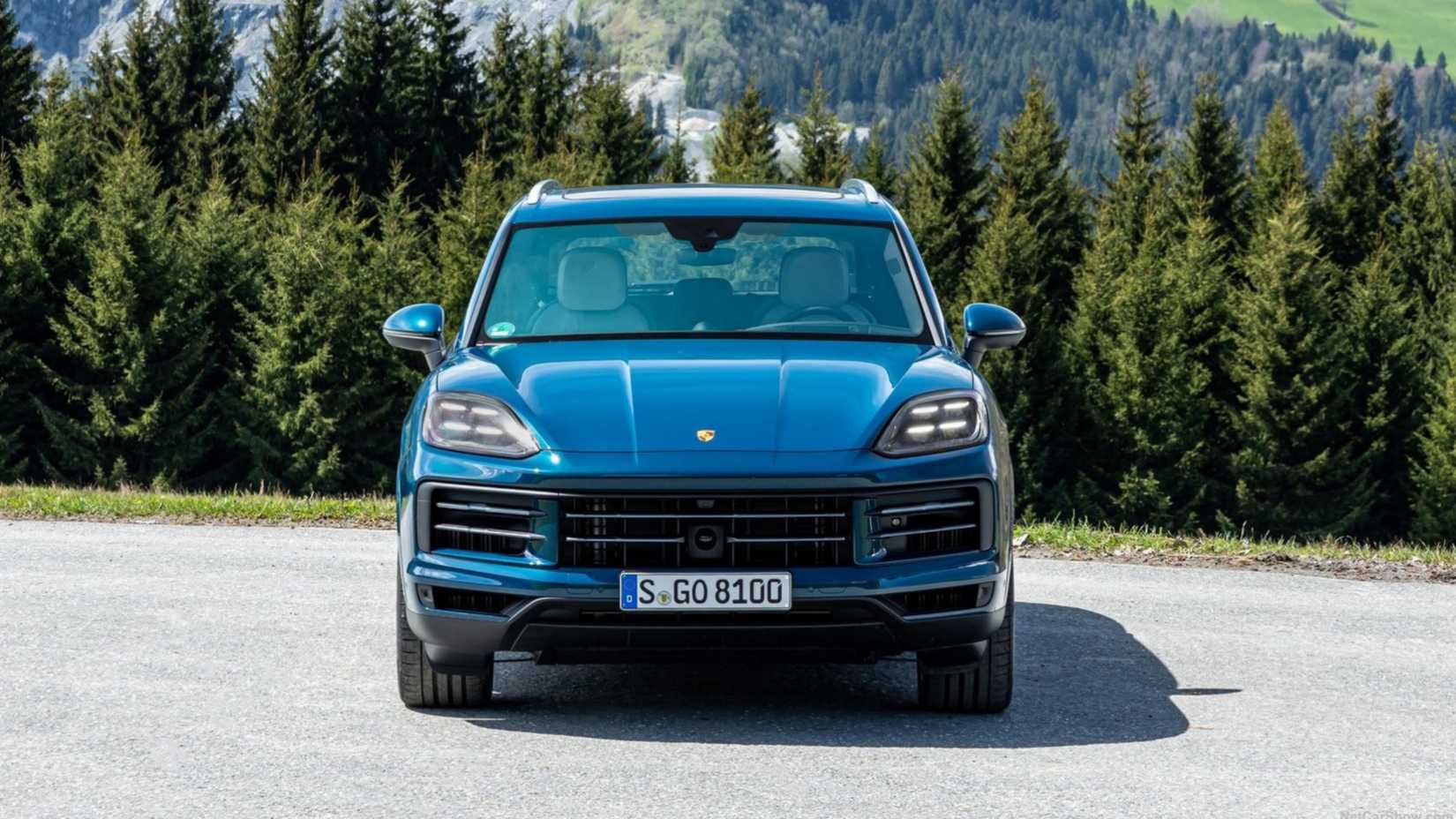 2025 Porsche Cayenne Images: Interior And Exterior Gallery