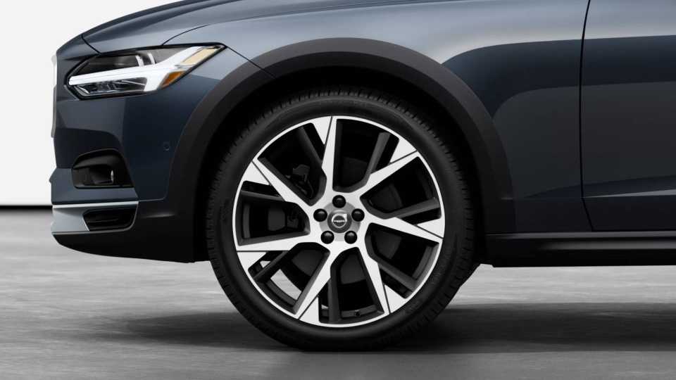 2025 Volvo V90 Cross Country Pricing, Photos & Specs