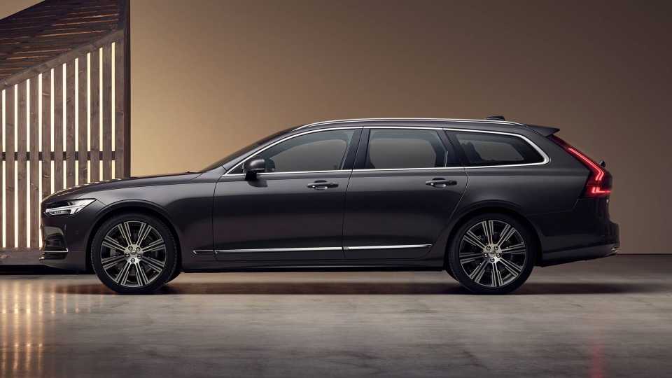 2025 Volvo V90 Cross Country Pricing, Photos & Specs