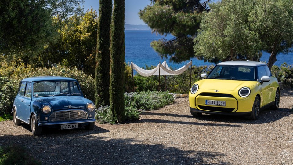 2025 Mini Cooper Hardtop - Overview Pricing, Photos & Specs