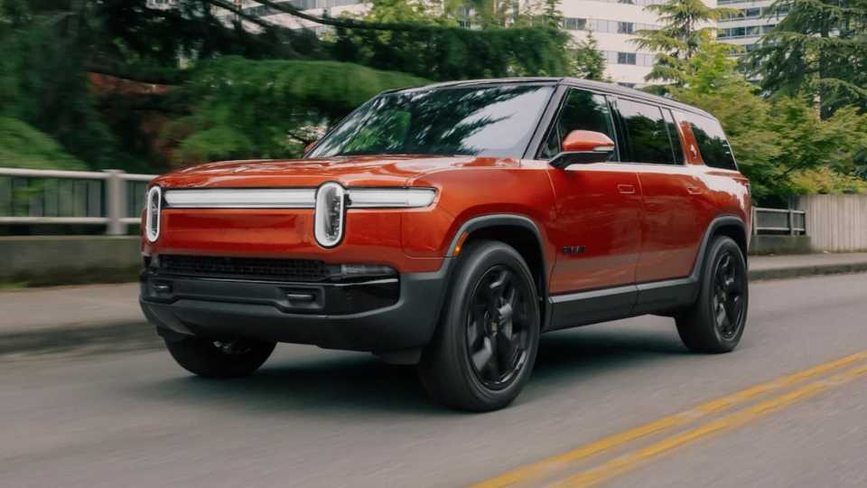 2025 Rivian R1S SUV Pricing, Photos & Specs