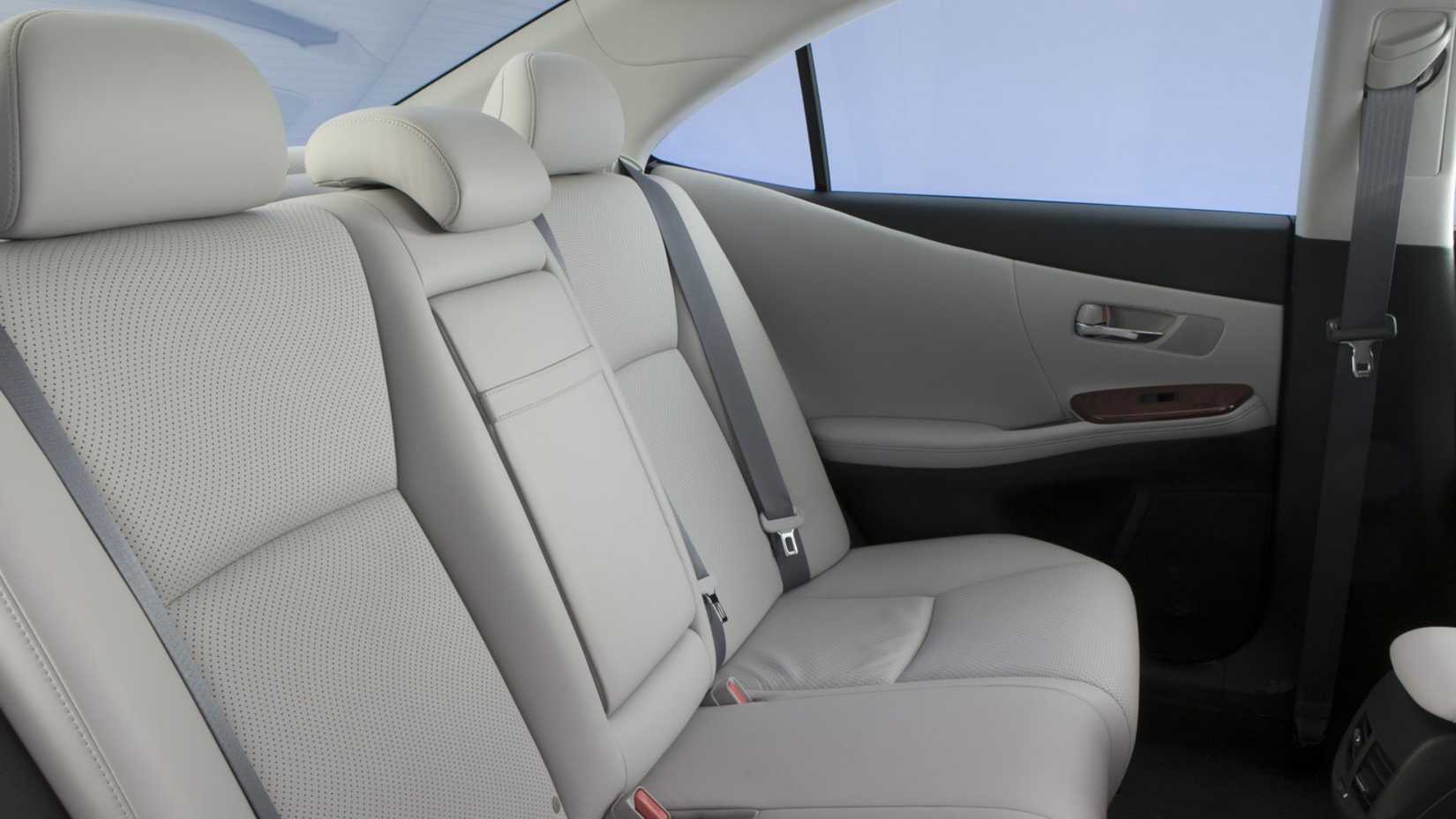 Lexus HS 250h: The Obscure Hybrid Sedan You Forgot Existed