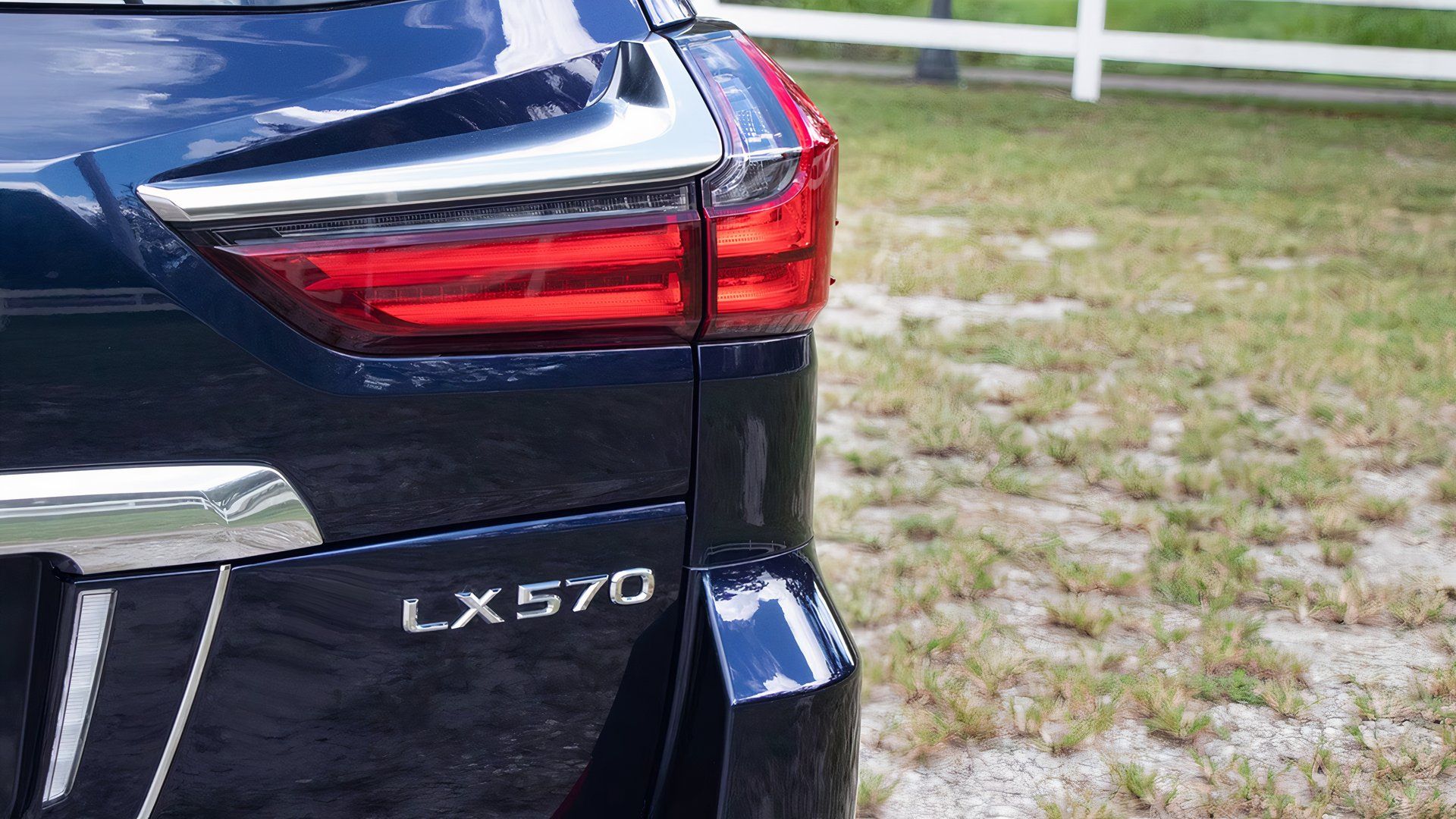 The Ultimate V8 Toyota Land Cruiser Costs Half As Much As The New ...