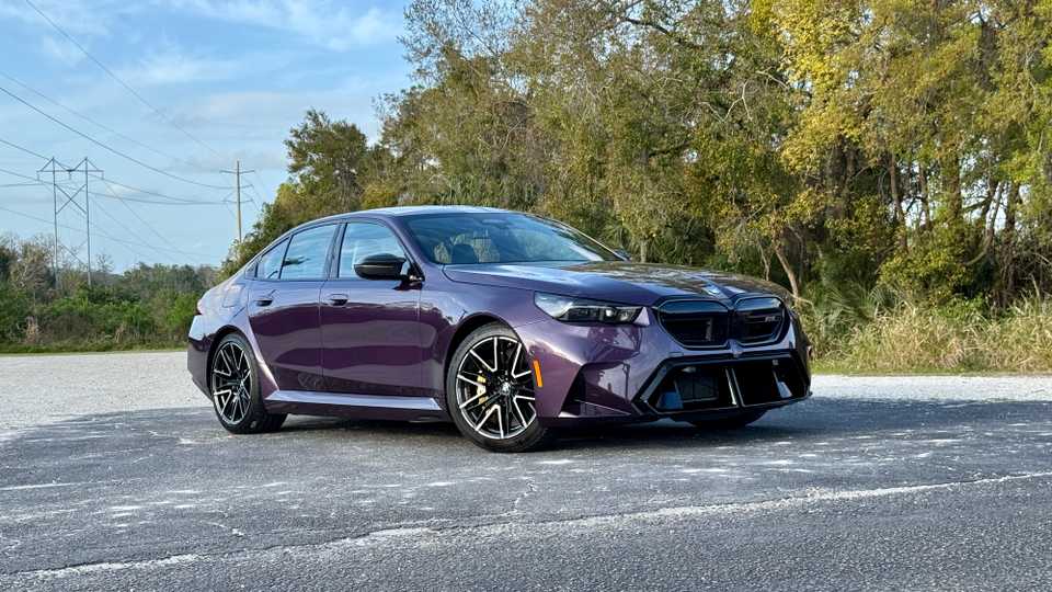 2025 BMW M5 Sedan Pricing, Photos & Specs