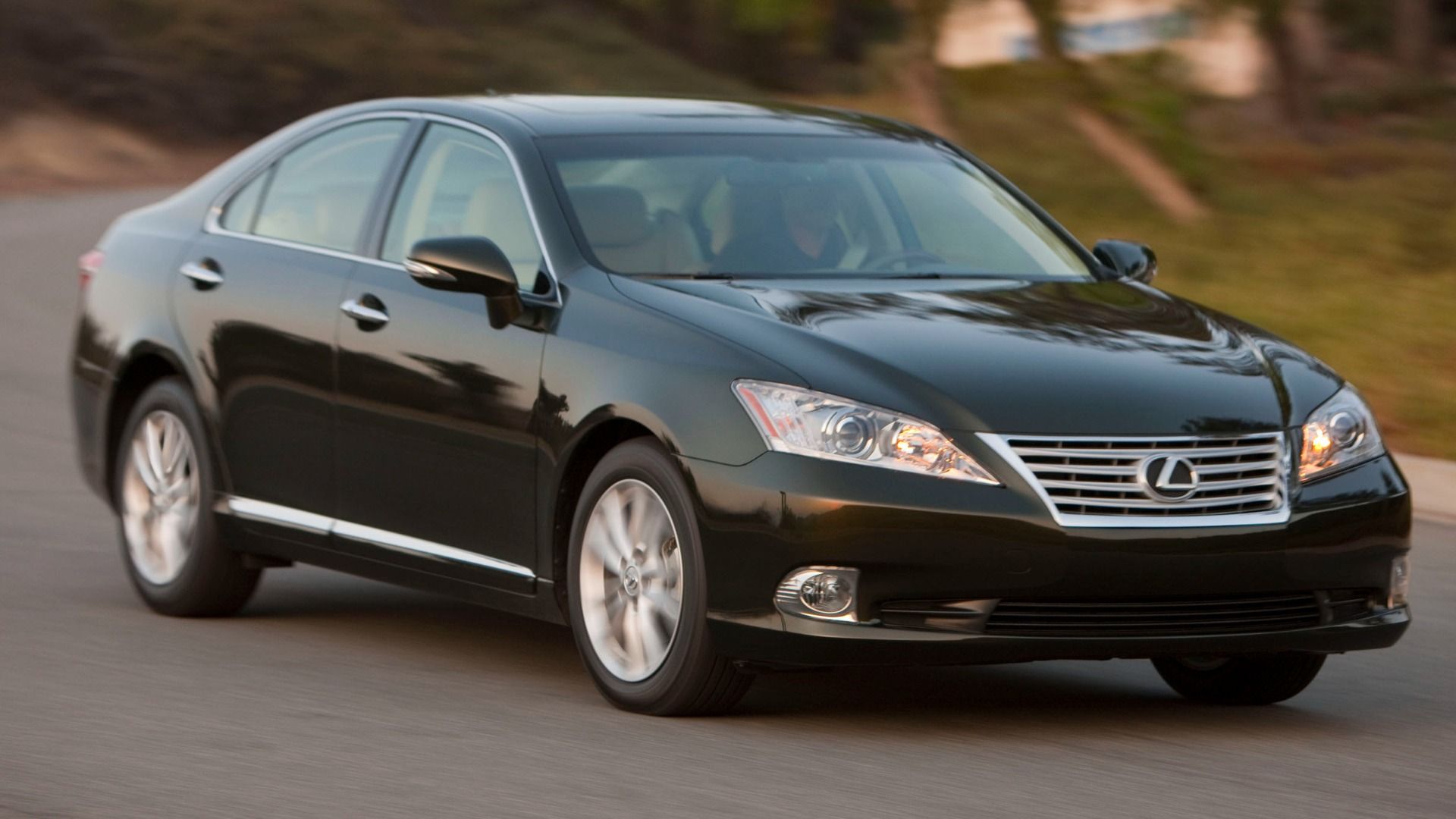 2010 Lexus ES Pricing, Photos & Specs