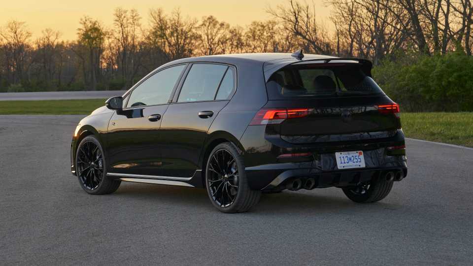 2025 Volkswagen Golf R Pricing, Photos & Specs