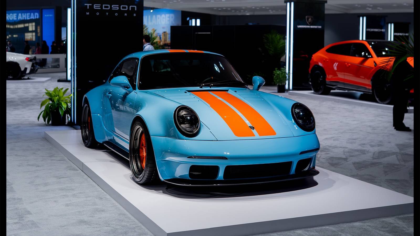 Forget All The Singers, This 911 Screams Awesome