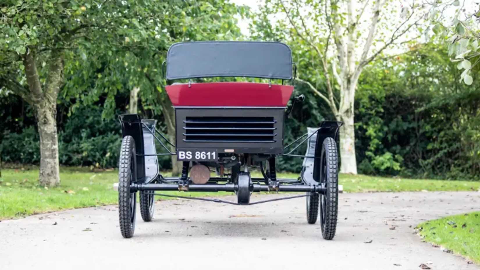 The Oldsmobile Curved Dash Was The First Car To Have A Speedometer