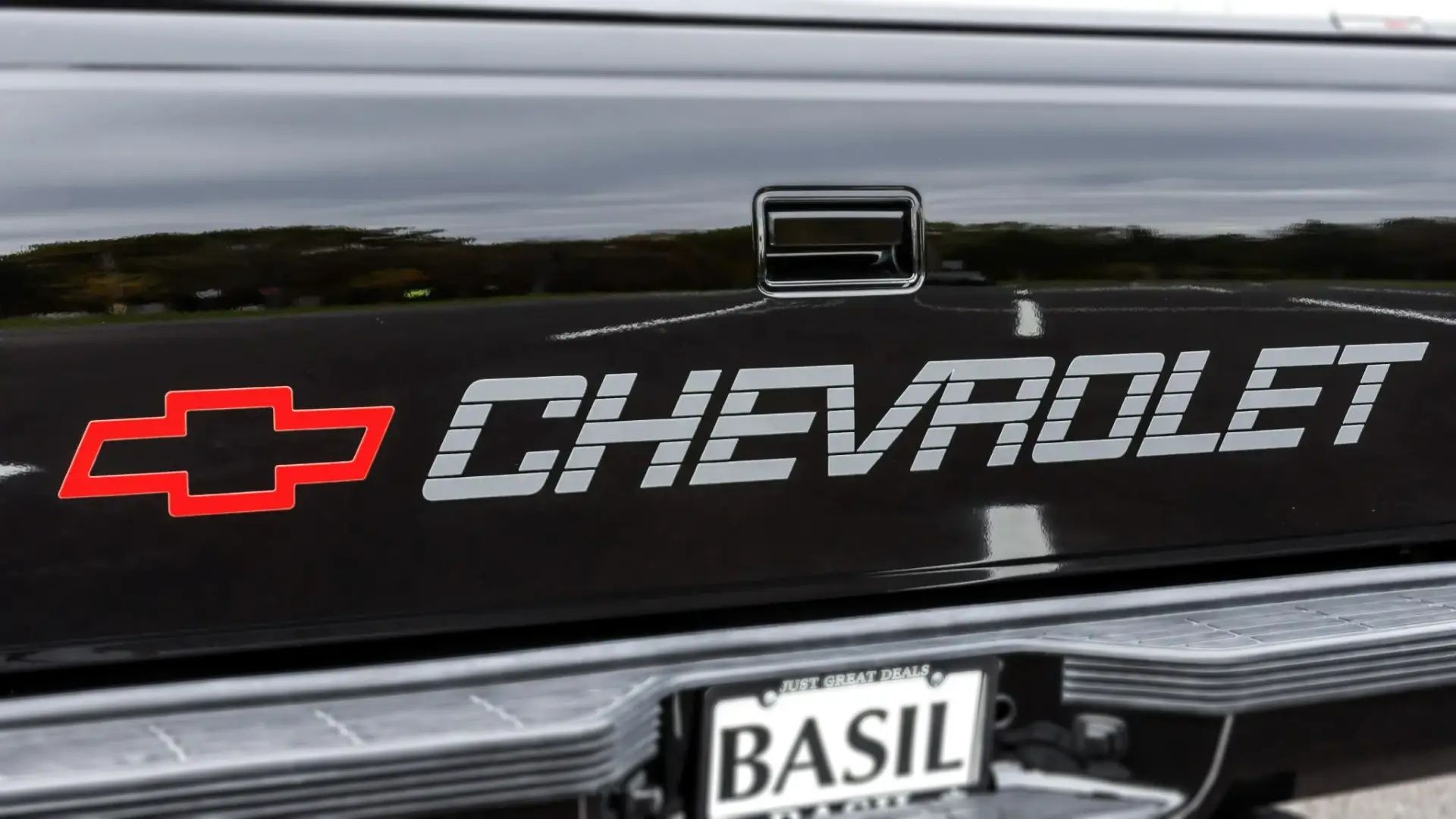 Chevrolet Created Its Own Sporty Pickup Before The Ford F-150 Lightning