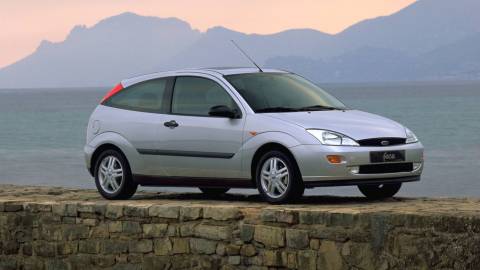 2001 Ford Focus Hatchback Pricing, Photos & Specs