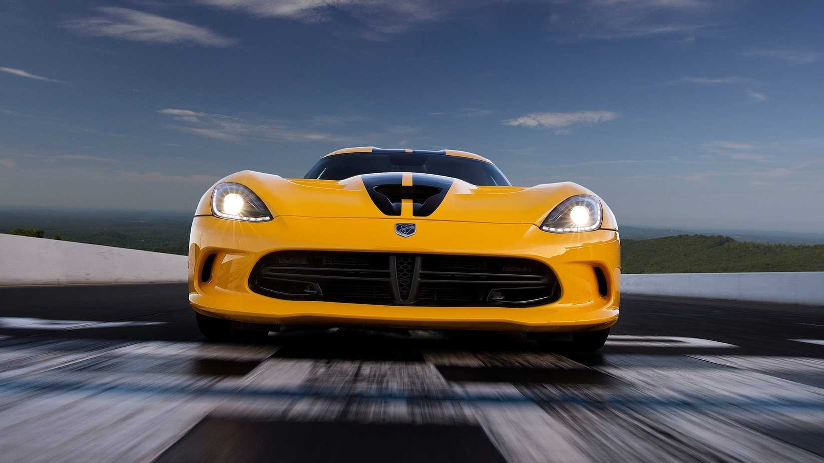 Every Generation of The Dodge Viper And What To Pay