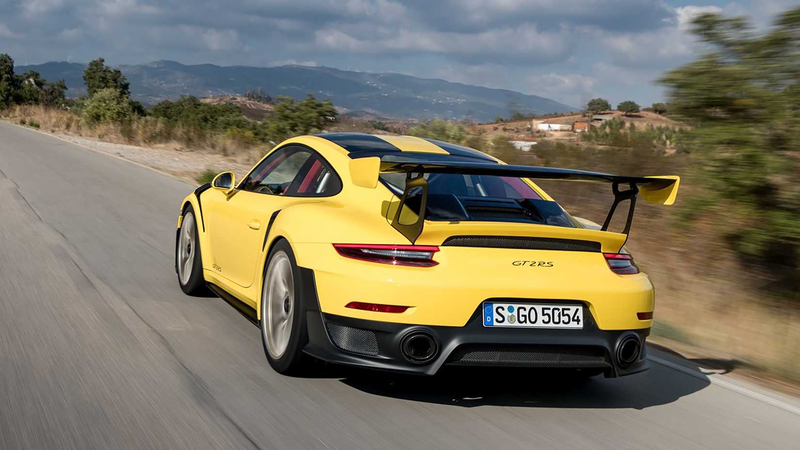 GT2 RS vs. GT3 RS: Porsche 911 Track Heroes Compared