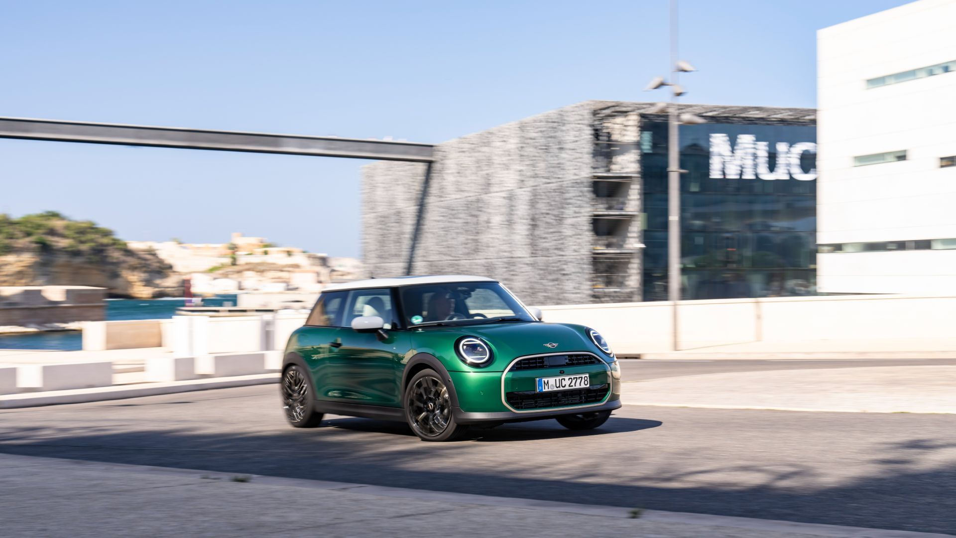 2025 Mini Cooper Hardtop Pricing, Photos & Specs