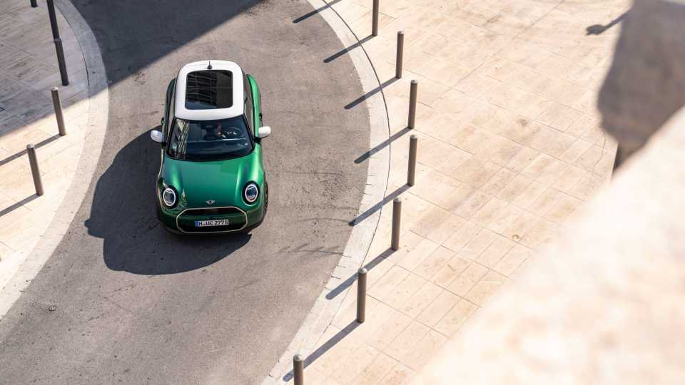 2025 Mini Cooper Hardtop - Overview Pricing, Photos & Specs