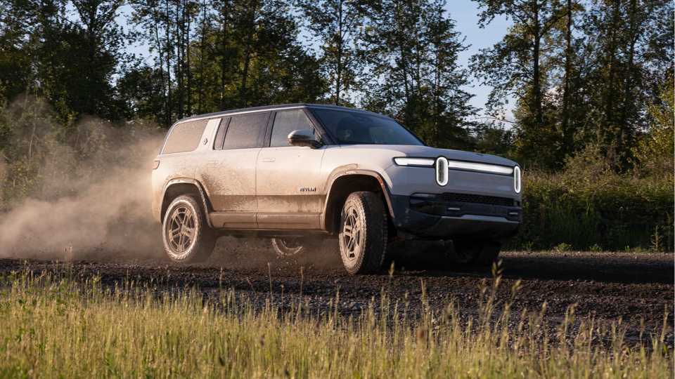2025 Rivian R1S SUV Pricing, Photos & Specs