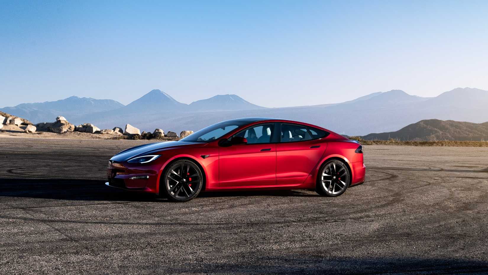 Fastest Tesla Cars Ranked By Top Speed, 0-60, And More...