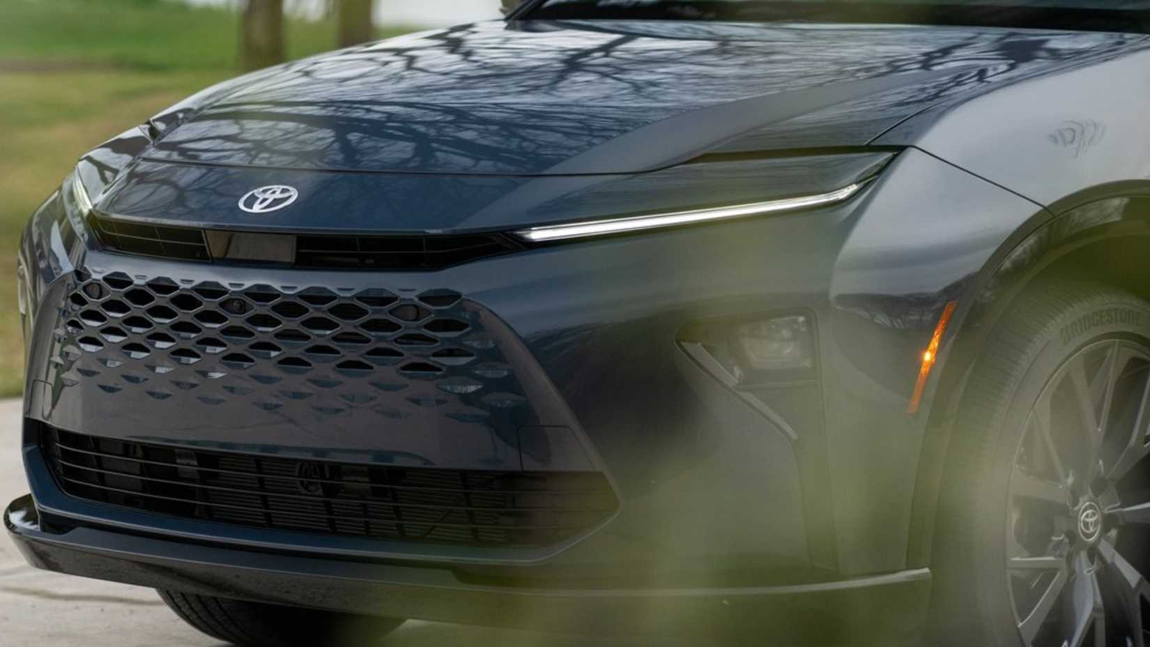 Toyota's Crown Signia SUV Shows Other Automakers How It's Done