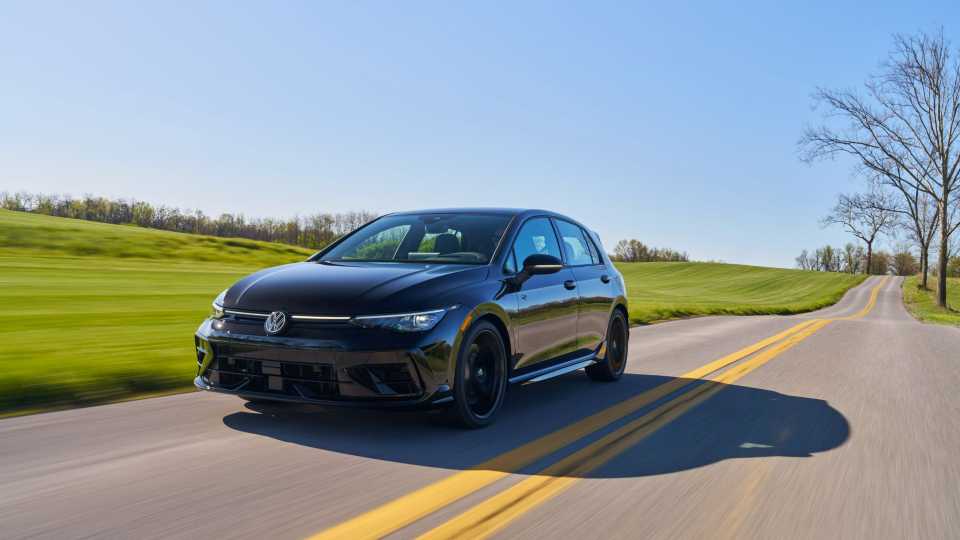 2025 Volkswagen Golf R Pricing, Photos & Specs