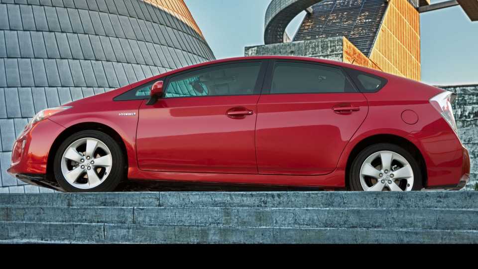 2012 Toyota Prius Pricing, Photos & Specs