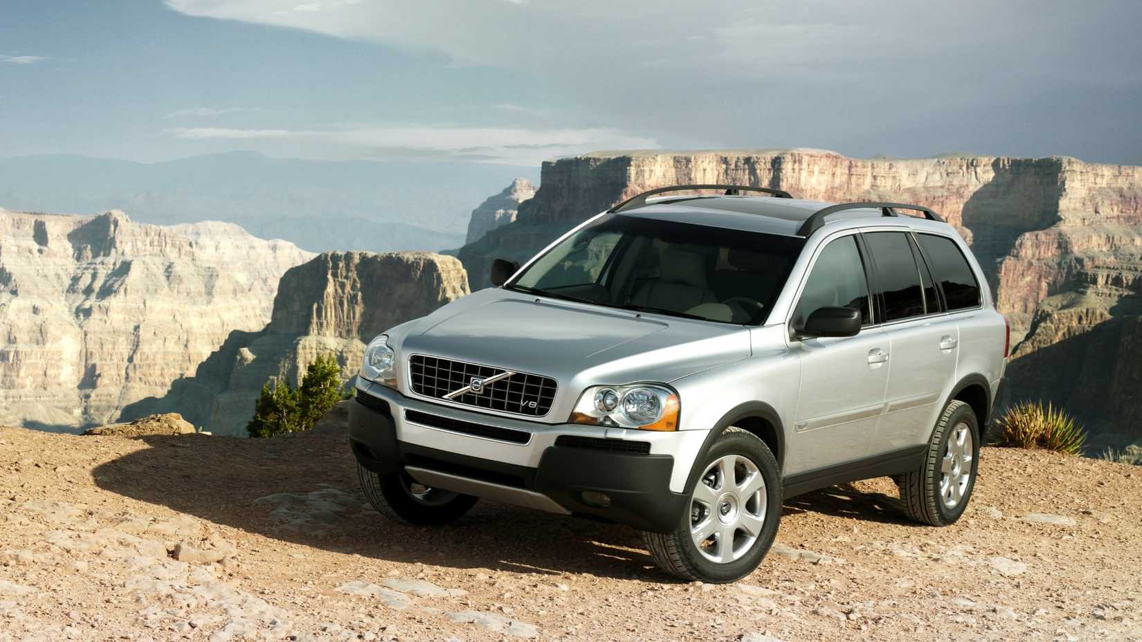 Volvo's Frugal First-Gen XC90 Is Cheap And Costs Less To Run Than V8 Model