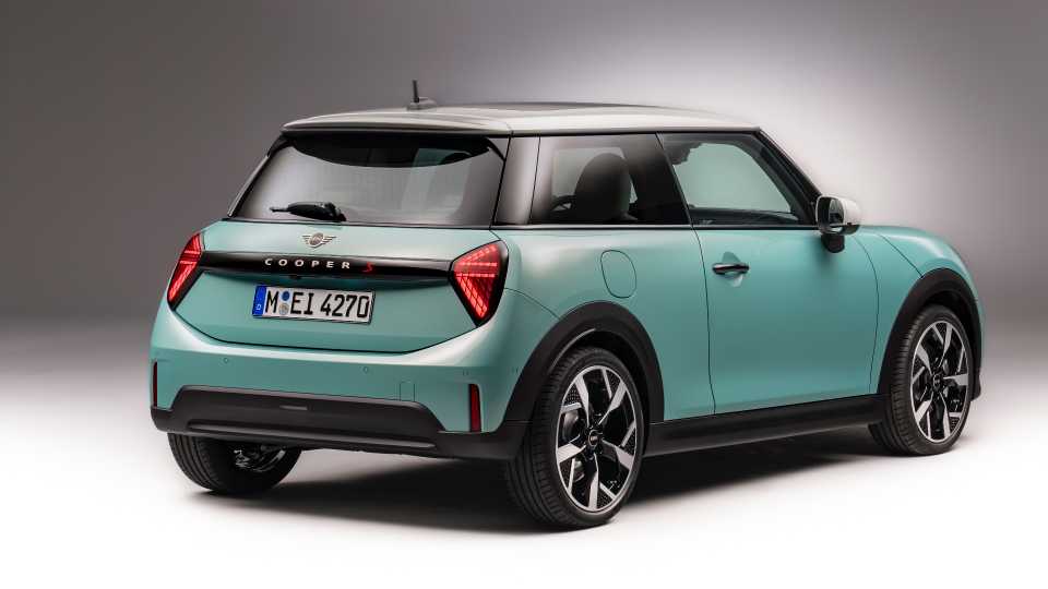 2025 Mini Cooper Hardtop - Overview Pricing, Photos & Specs
