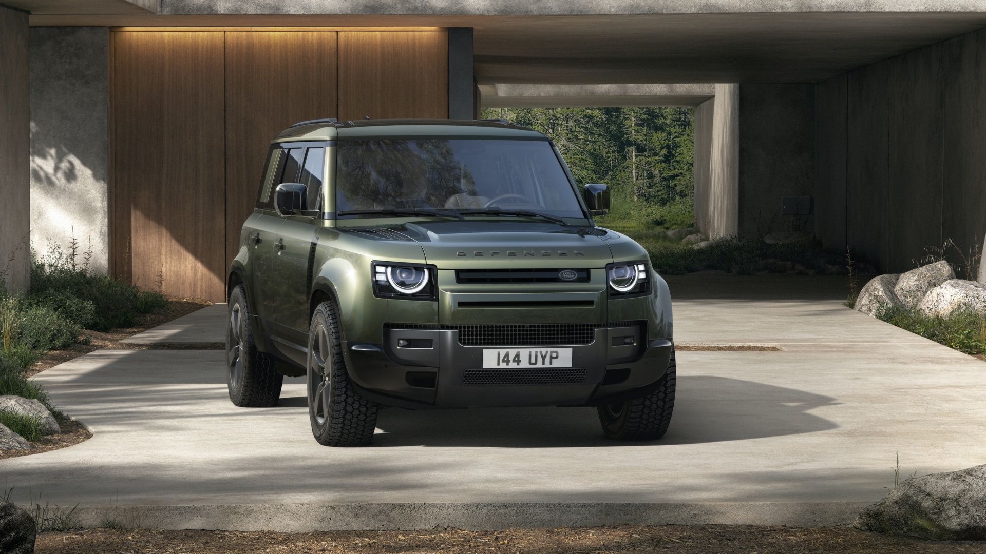 Video: 2026 Land Rover Defender Keeps The V8 Alive In Two Flavors