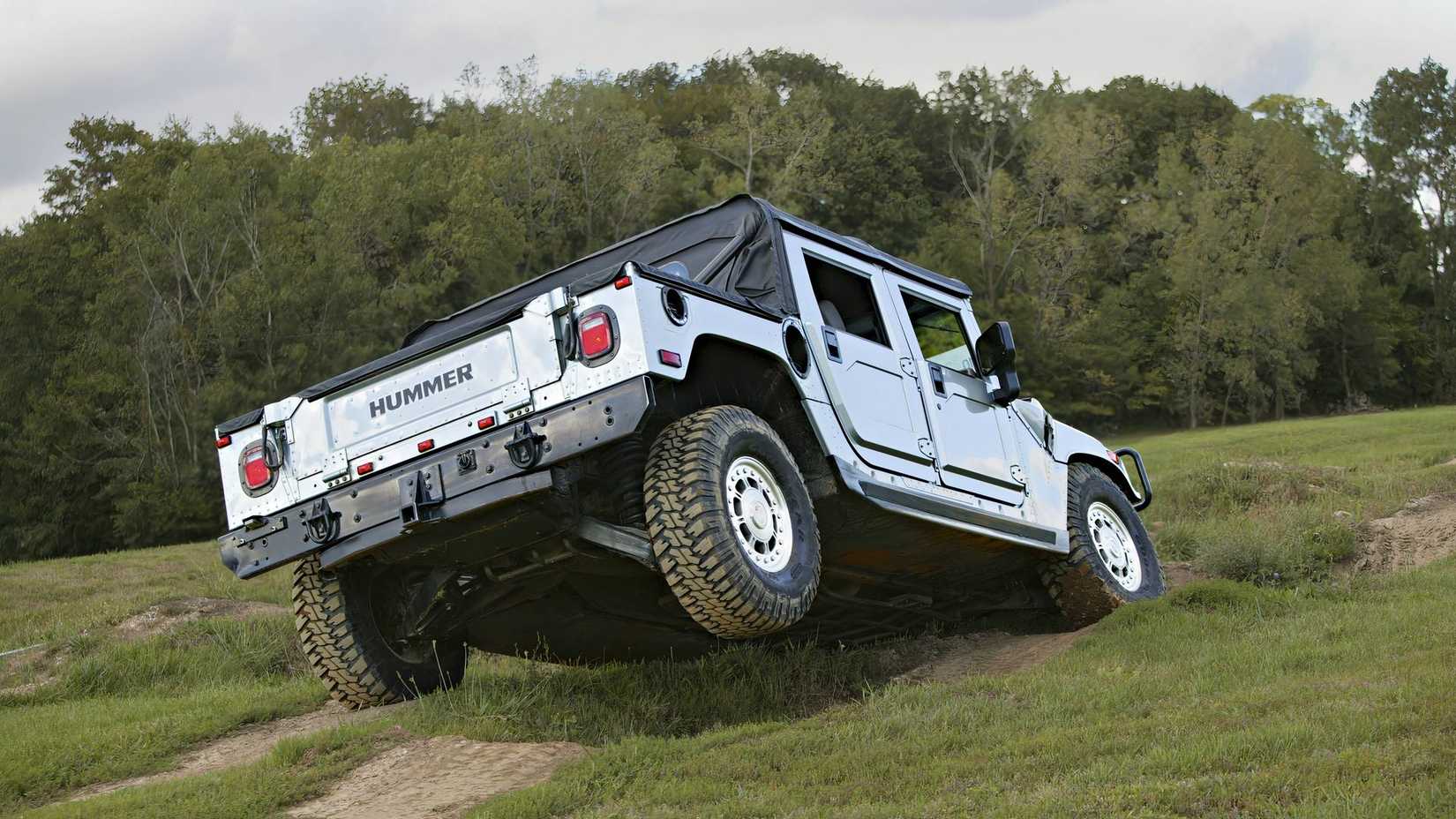 This Is Why The Hummer H1 Isn't Seen As A Collector's Vehicle Yet