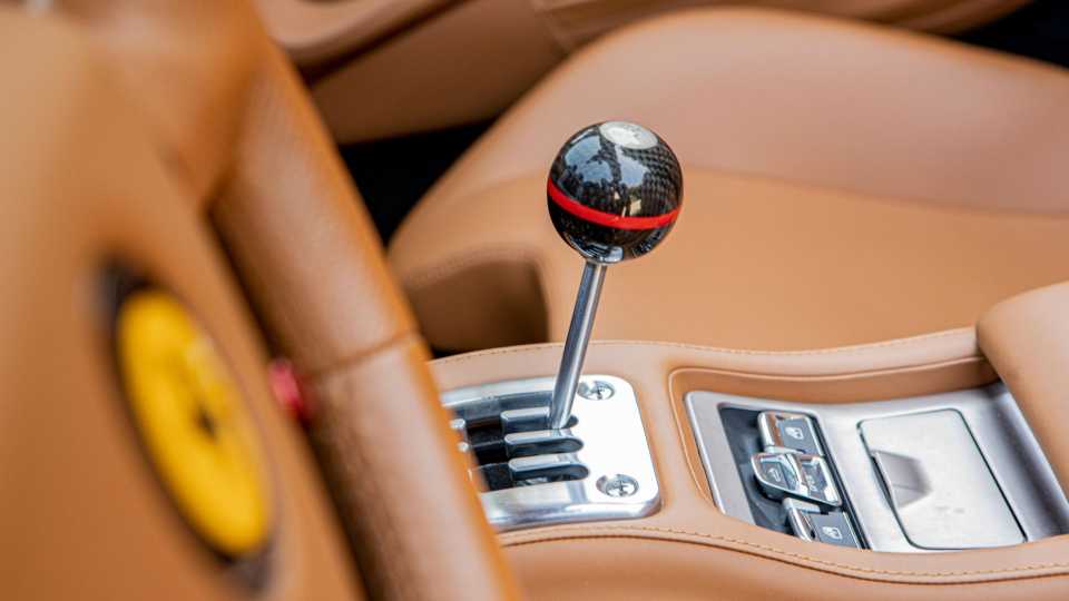 2010 Ferrari California Pricing, Photos & Specs