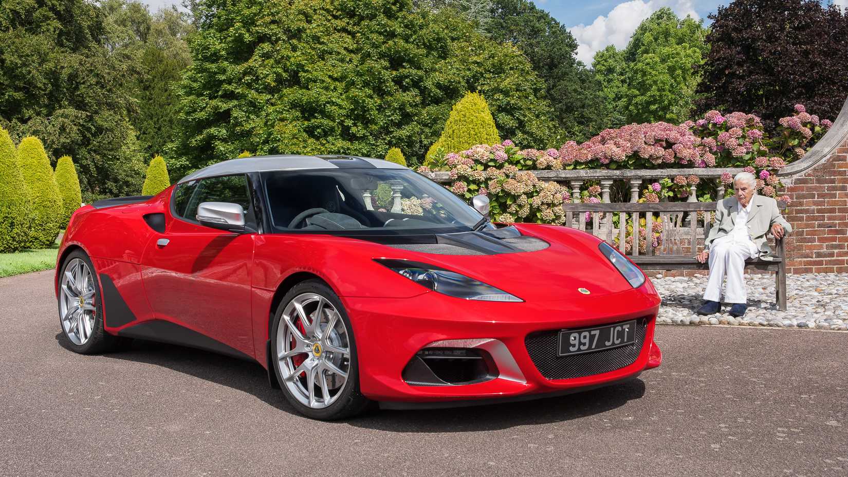 Lotus Evora: The Mid-Engined Sports Car With Toyota V6 Power