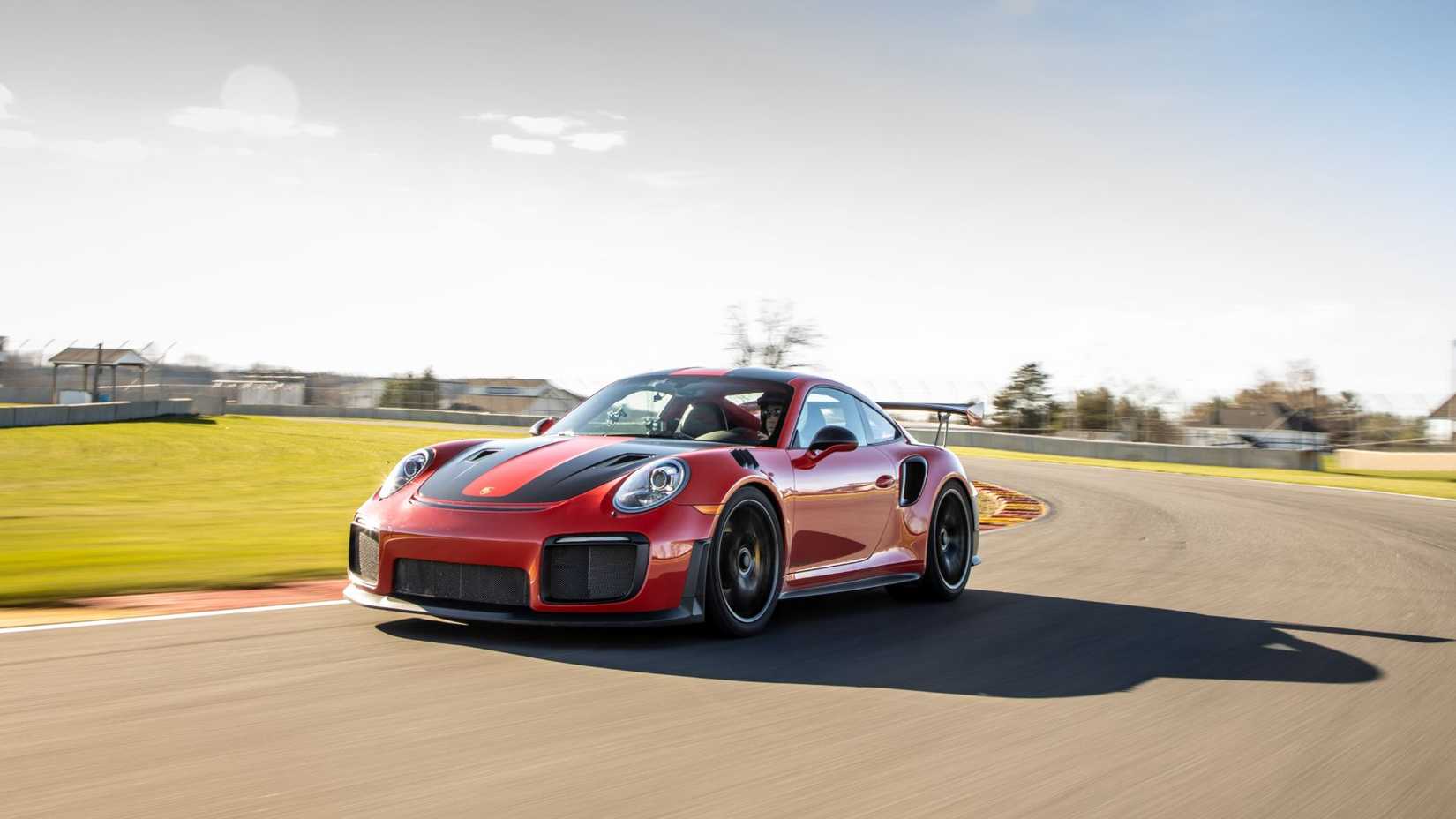 GT2 RS vs. GT3 RS: Porsche 911 Track Heroes Compared