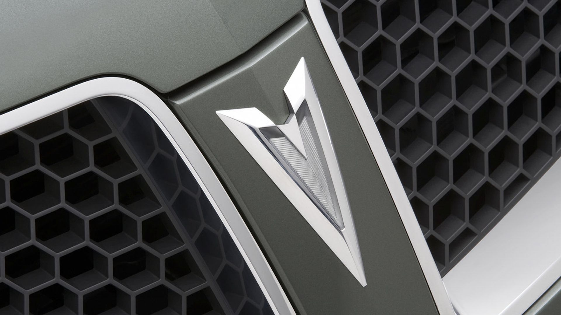 The Pontiac Torrent GXP Is A Forgotten Performance Crossover