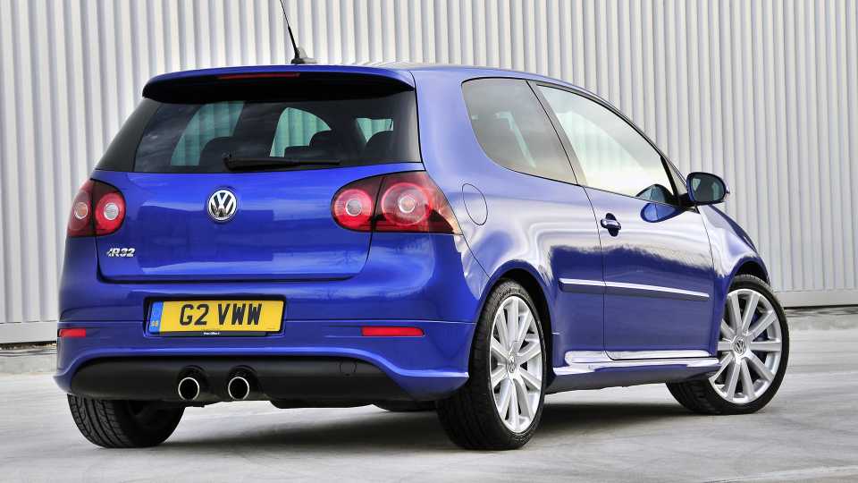 2008 Volkswagen R32 Pricing, Photos & Specs