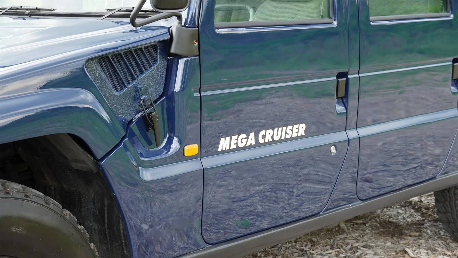 This Toyota Mega Cruiser Is A One-Of-One Humvee Rival Looking For A New ...