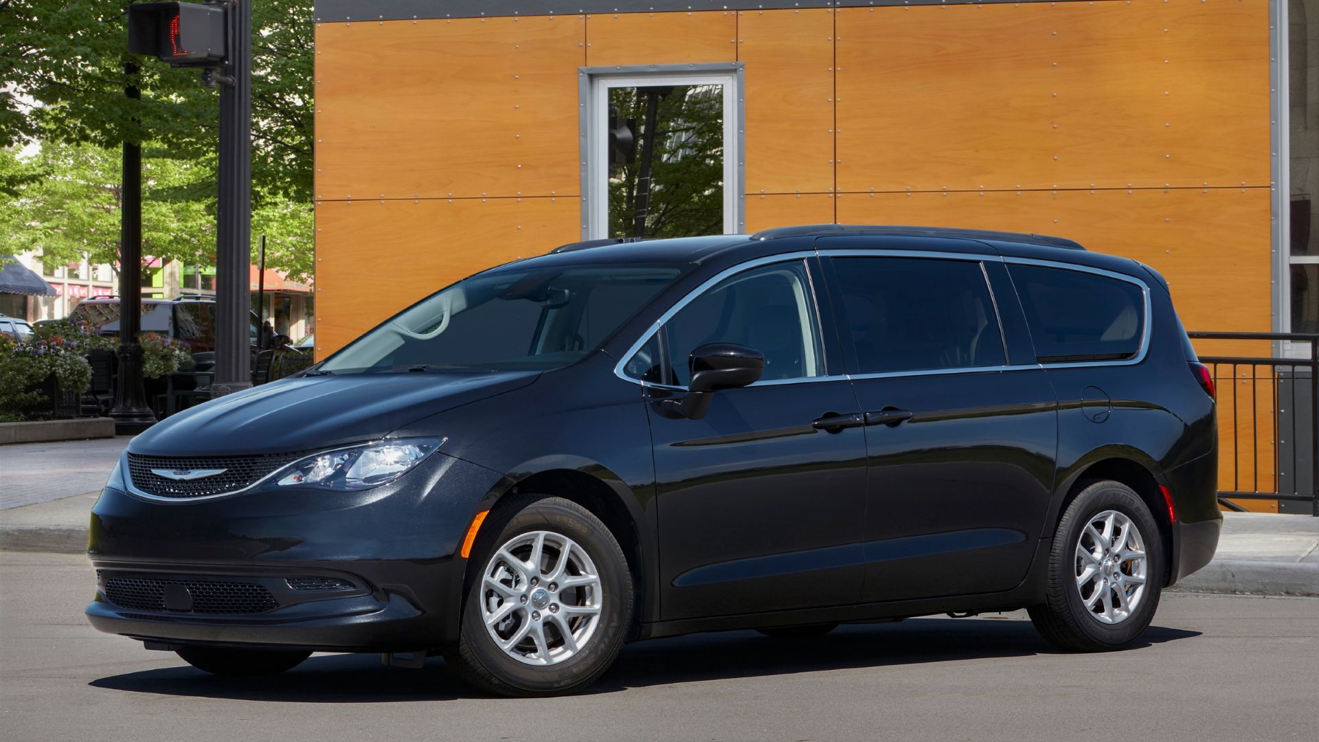 2025 Chrysler Voyager Pricing, Photos & Specs