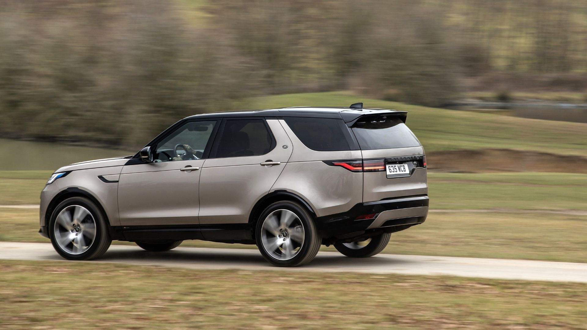 2024 Land Rover Discovery Pricing, Photos & Specs