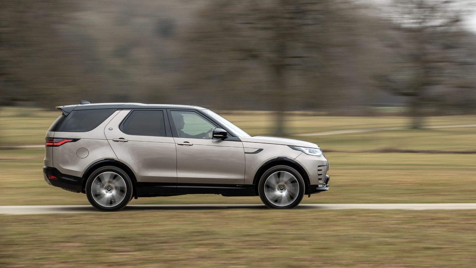 2024 Land Rover Discovery Pricing, Photos & Specs