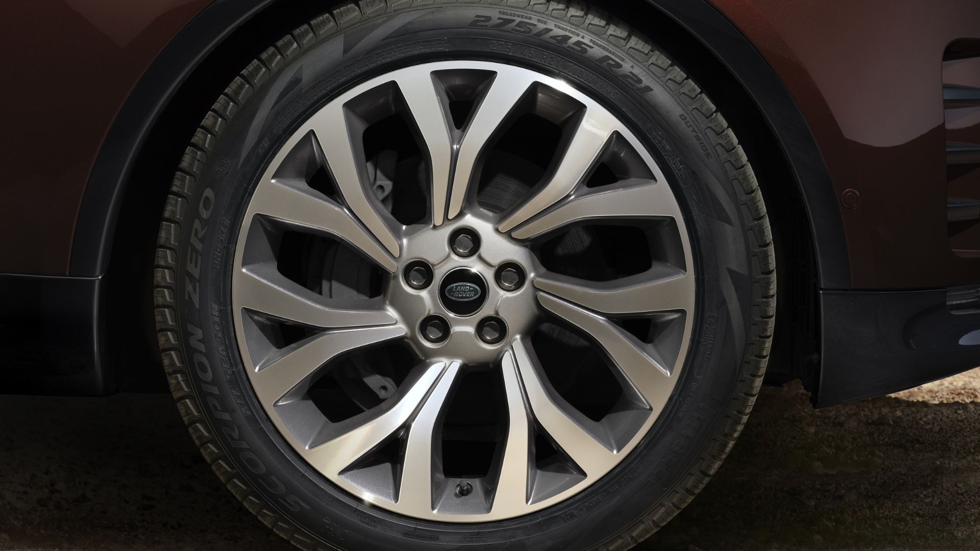 2024 Land Rover Discovery Pricing, Photos & Specs