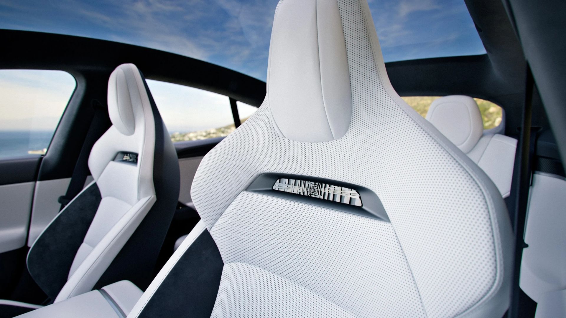 2025 Tesla Model S Pricing, Photos & Specs