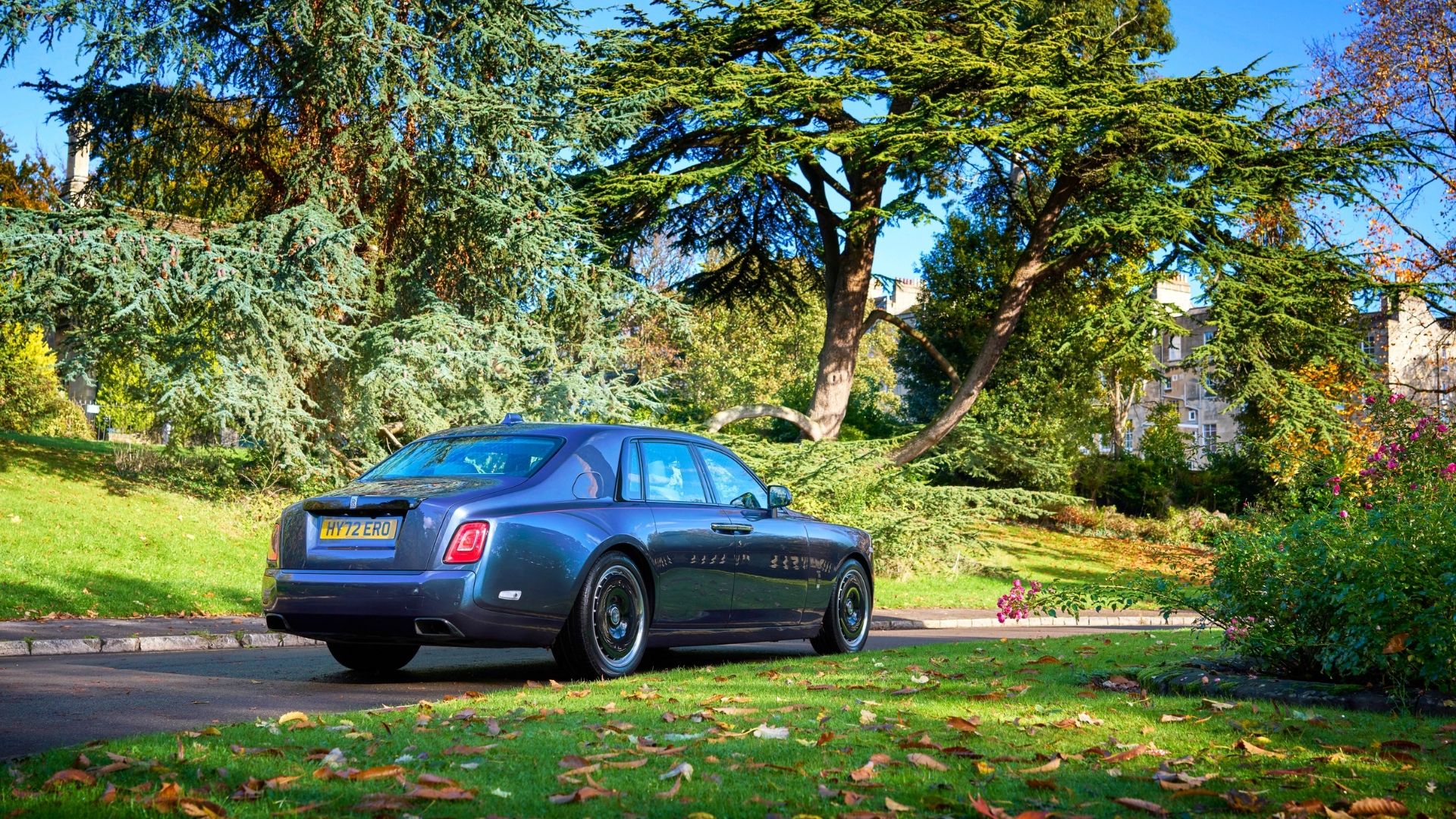2025 Rolls-Royce Phantom Pricing, Photos & Specs
