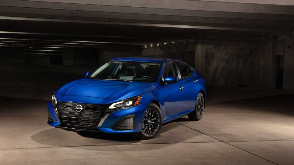 2025 Nissan Altima Pricing, Photos & Specs
