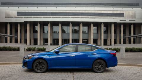 2025 Nissan Altima Pricing, Photos & Specs