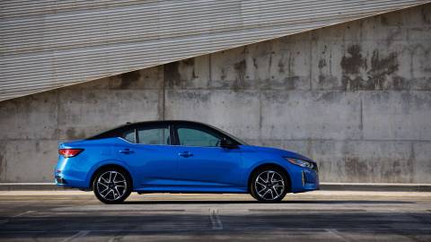 2025 Nissan Sentra Pricing, Photos & Specs