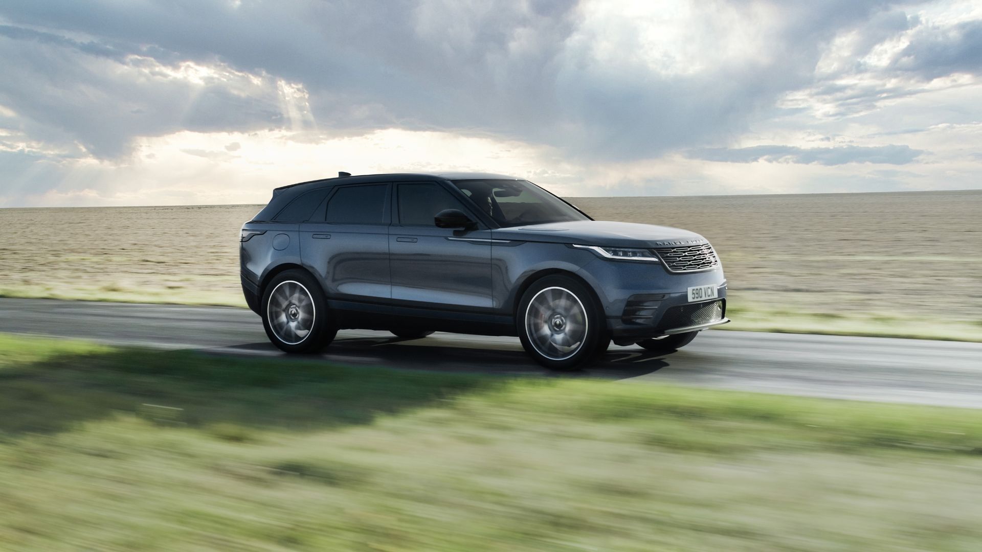 2025 Land Rover Range Rover Velar Pricing, Photos & Specs